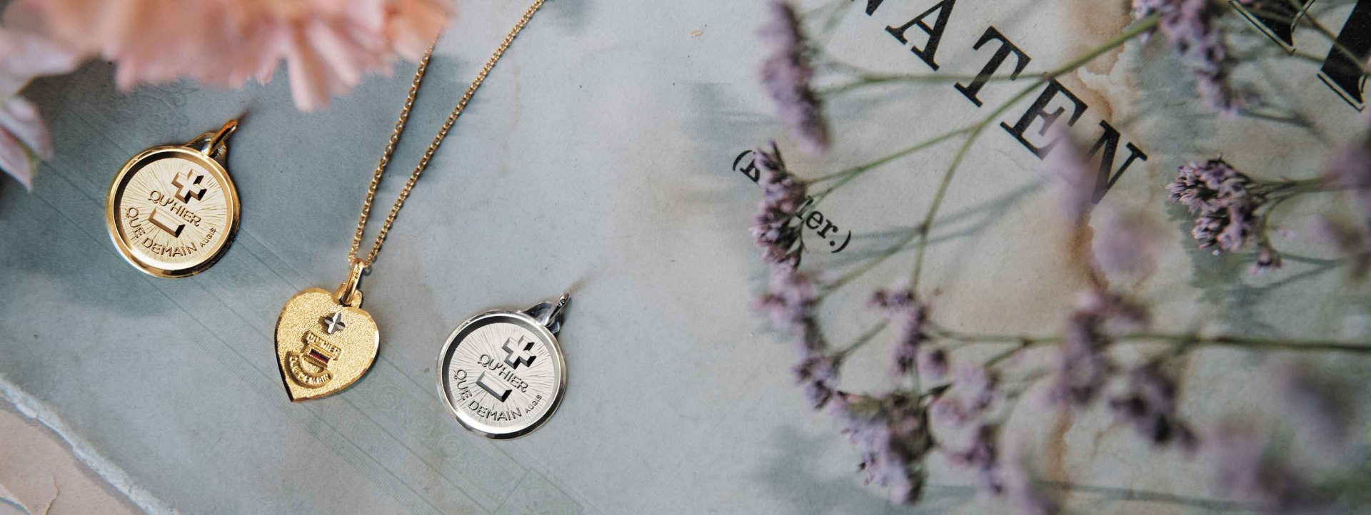 Augis : Médailles de baptême, bijoux bébés, enfants et adultes, chaînes.